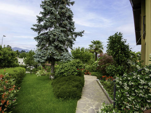 Apartment Azalea in Como IT2400.100.1 | Interhome