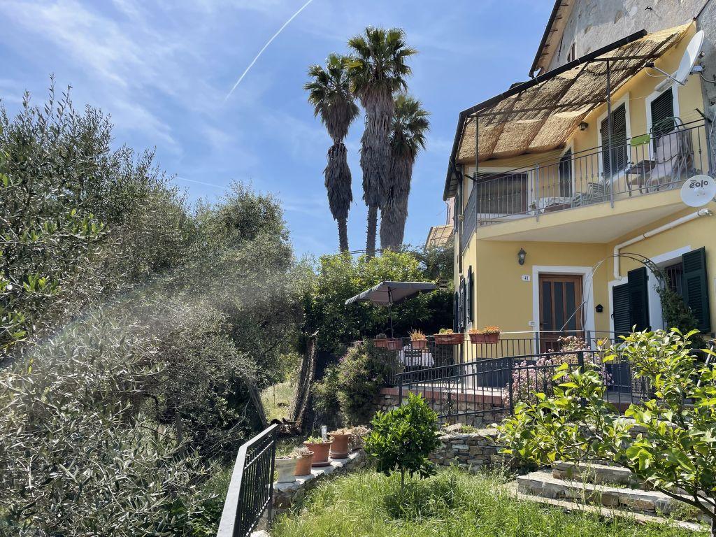 Apartamenty Casa dei Fiori w: Lingueglietta IT1787.6.1 | Interhome