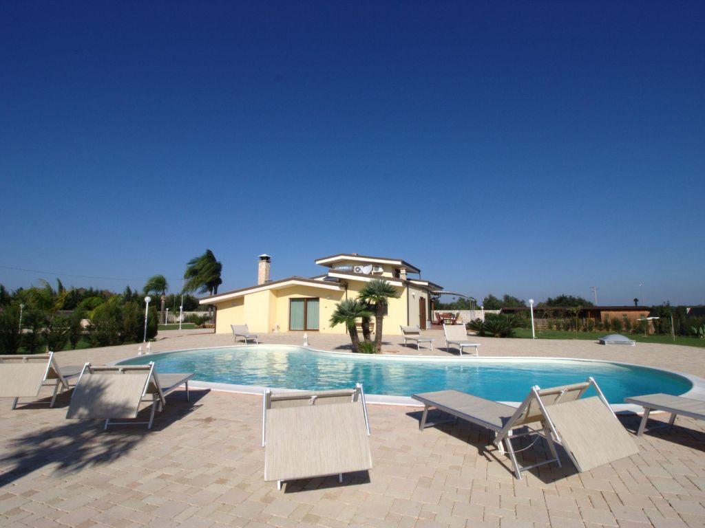 Holiday House Meadow Luxury in Melissano IT6774.100.1 | Interhome